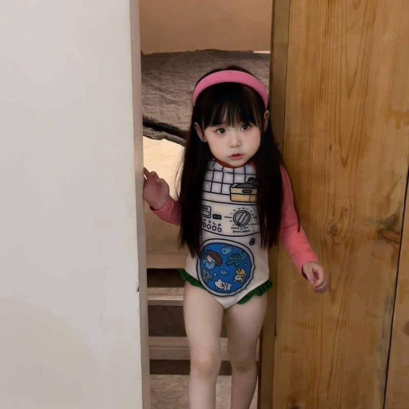 2026新款儿童女童游泳衣可爱卡通涂鸦连体长袖防晒泳装海边度假