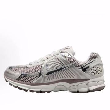Nike Air Zoom Vomero 5 “Chrome Platinum低帮跑步鞋 女款 白银