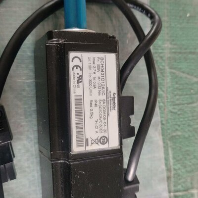 议价-施耐德伺服电机 BCH0401012A1C，库存未使用过，实-可维修