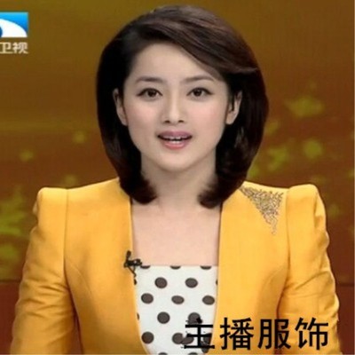 主持人艺考面试长袖职业套装耸肩