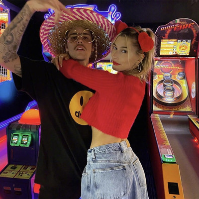 Hailey红色辣妹短上衣开衫