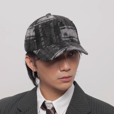 韩国小众复古格纹破洞硬顶鸭舌帽