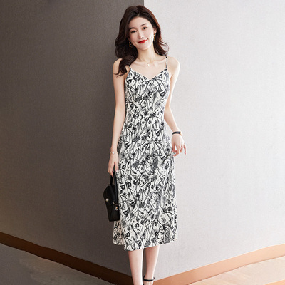 KCOR夏季法式复古吊带连衣裙女显瘦碎花裙9K0J033397