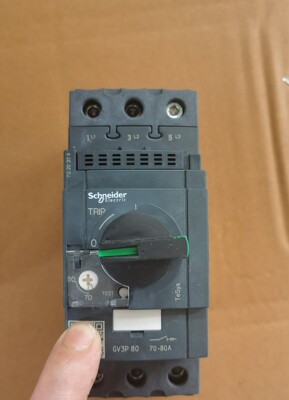 施耐德马达开关GV3P 65三只，正品拆机9.5新，P80的