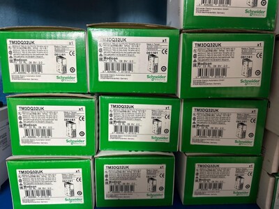 施耐德TM3DQ32UK 输出输入模块 全新原装正品