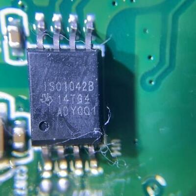ISO1042 ISO1042B 新能源充电机隔离式CAN收发器芯片
