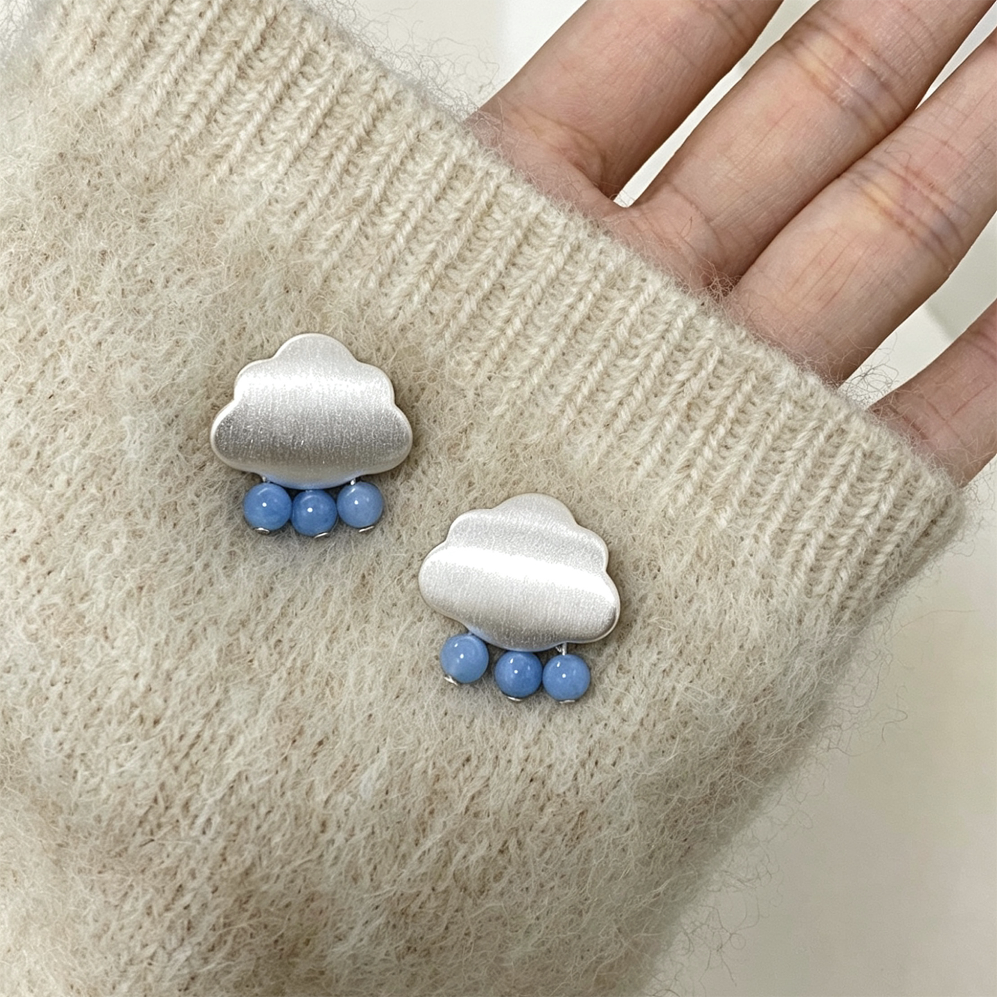 小众潮酷磨砂银云朵雨滴耳钉女 ins冷淡风蓝色玉珠高级氛围感耳环