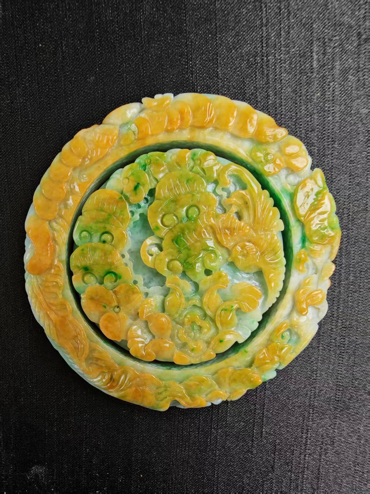 黄加绿凤凰牡丹手镯