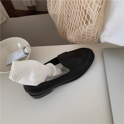 奶呼呼的小白wa漂亮时刻！！夏天搭配是初恋小白袜给的~太爱了