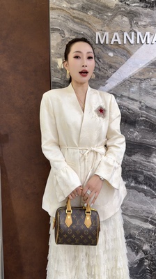 曼曼家2026春季新款欧货新中式五角星国风提花喇叭袖西装外套