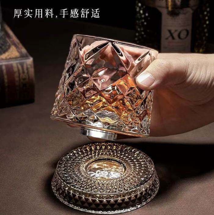 网红旋转威士忌杯水晶底高颜值家用不倒翁解压杯雕花洋酒杯烈酒杯