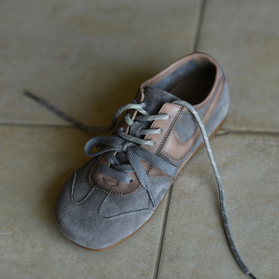 磨砂牛皮德训鞋女2025秋款平底板鞋灰色高级感时尚软底百搭