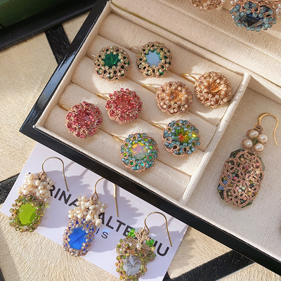 LorinaBalteanu天然石编织耳环