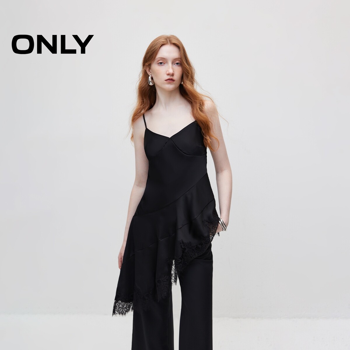【ONLY奥莱】夏季新款时尚辣妹蕾丝拼接吊带不规则雪纺衫女