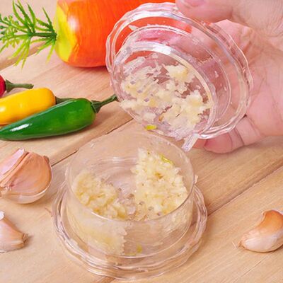 1Piece Manual Garlic Chopper - Battery-Free, Compact Design