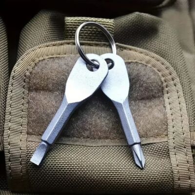 2/4 Keychain Screwdrivers in Black/silver, Multifunctional M