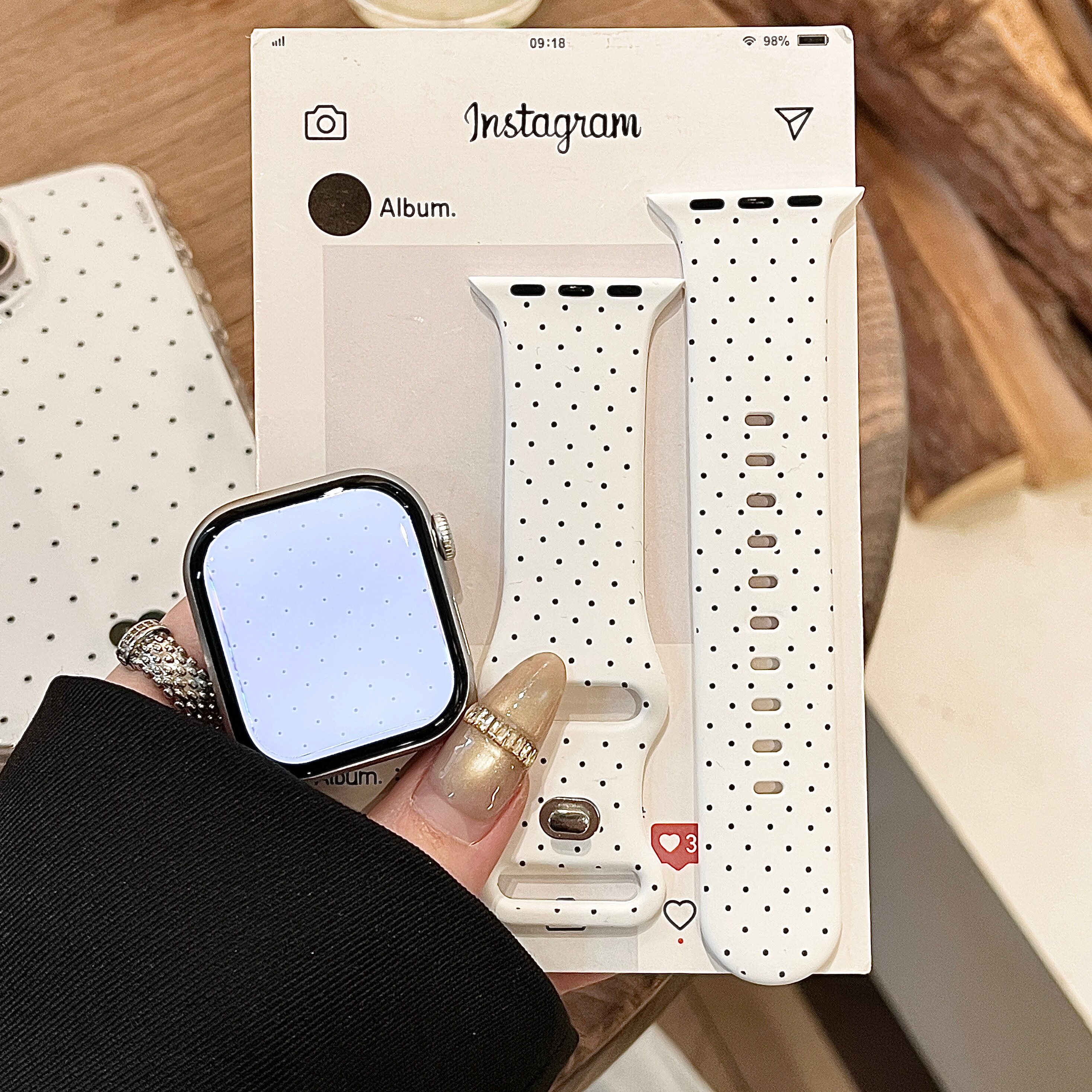 白色小波点适用iwatchs11/10苹果手表表带SE硅胶Applewatchs9/8/7
