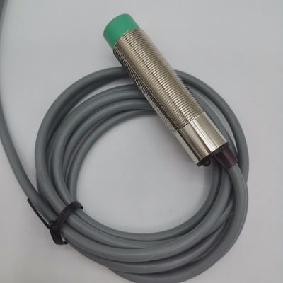 B01EG188NO B50E188A420C5 B01AN15P0 B60122POC5接近开关传感器