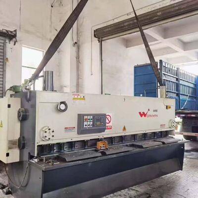 出售 WORKMAN 6×3.2米闸式剪板机 设备原版原漆
