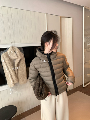 Hers拼色连帽纯色保暖短款羽绒服