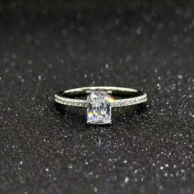 微镶雷迪恩一克拉戒指时尚新款