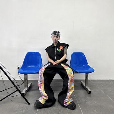 双性格拼接色彩印花阔腿休闲裤