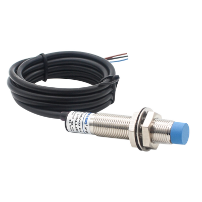 金属感应二三线接近开关