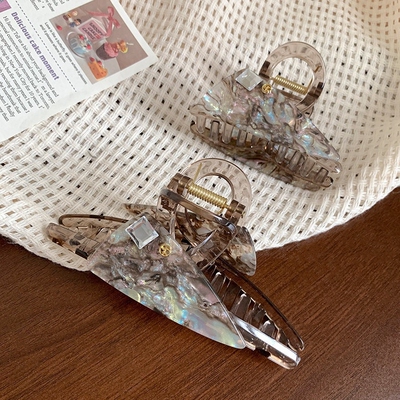 人鱼姬幻彩流砂轻奢三角抓夹女后脑勺盘发鲨鱼夹高级感头饰发卡女