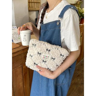 4424 韩国蝴蝶结高级感化妆包羊羔毛大容量水乳零钱包收纳口红包