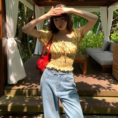 碎花褶皱系带方领收腰上衣女