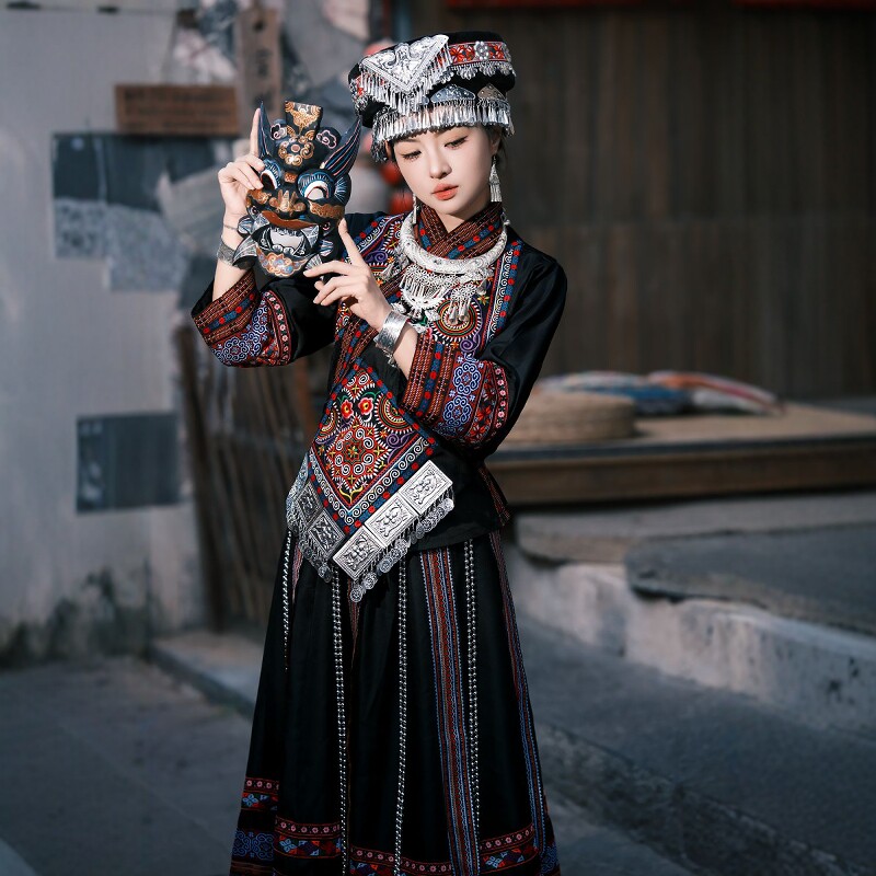 贵州旅拍苗族服装女苗寨服饰少数民族土家族壮族侗族舞蹈演出服装