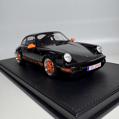 GT Spirit出品的1/18比例保时捷911 (964) Carrera RS黑色模型车