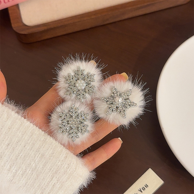 雪花毛球发夹秋冬女孩可爱边夹儿童公主风头花鸭夹高级感刘海发饰