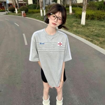 美式灰色褶痕学院风短袖T