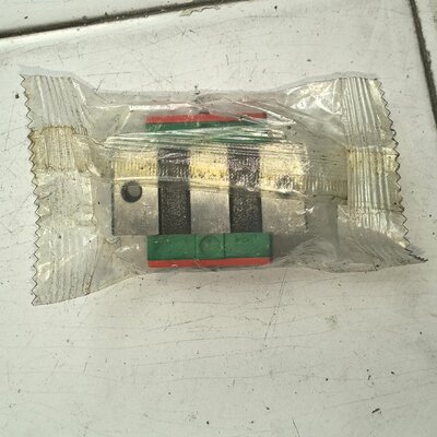 议价全新EGW15SA滑块，侧装1节导轨，原装正品。适合各类直线