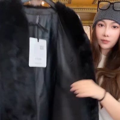 11.02 下链接-短款圆领纽扣款皮毛一体外套 51612