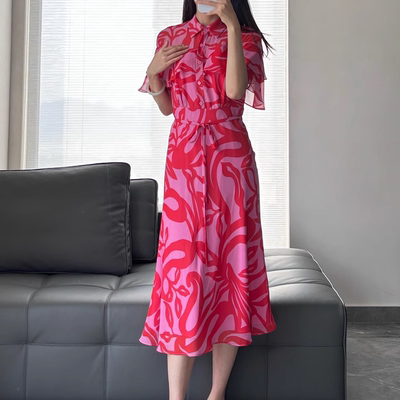 2025夏红粉花卉图印花翻领连衣裙