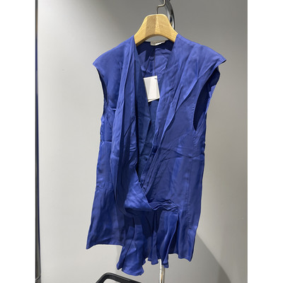 蓝色缎面高级感无袖上衣