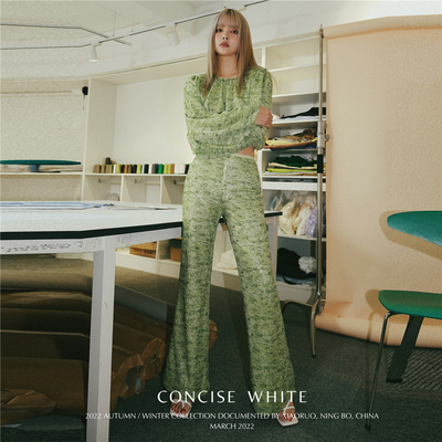 【折S】CONCISE WHITE出色  秋冬新款亮片露脐上衣喇叭裤子套装