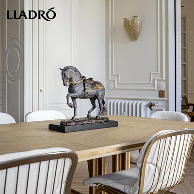 LLADRO雅致 西班牙纯种马黑色 陶瓷高奢摆件办公室装饰摆件限量款