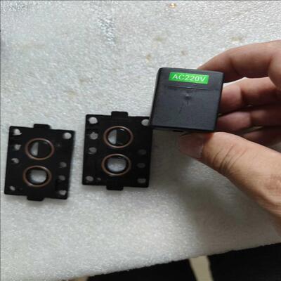 议价线圈  AC220V     ，一起便宜处理（对付设备）