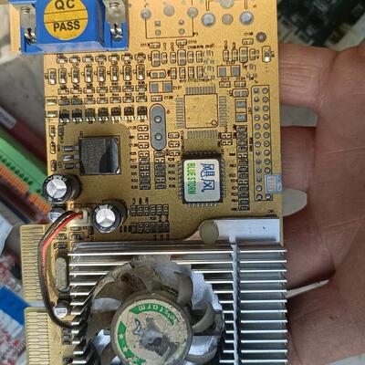 议价议价飓风Bluestorm显卡，QC认证合格，带散热风扇和铝制散