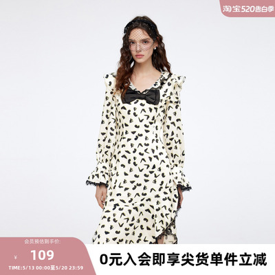 missCOCOON时尚上衣秋装新款V领设计剪影蝴蝶花法式连衣裙女