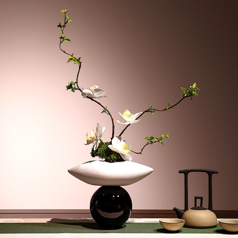 春叶嫩芽绿植蝴蝶兰花束侘寂陶瓷瓶假花艺玄关酒店装饰品辅料插花