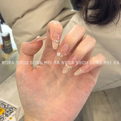 跟美甲店一样的穿戴美甲