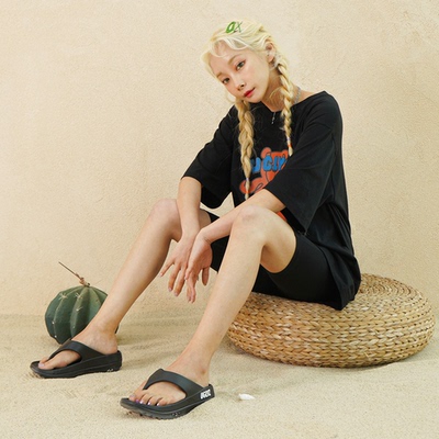 在售59500韩元！出韩国牛货男女时尚潮流人字拖轻量减震外穿凉拖