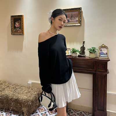 XCCX黑色露肩休闲上衣