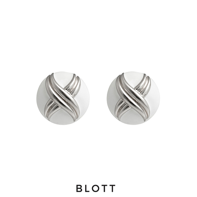 BLOTT 半球白色珐琅交叉复古耳环
