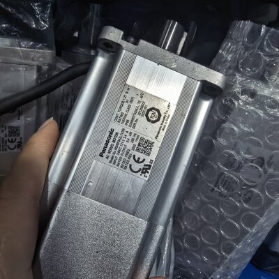 松下伺服电MSMF042L1V2M，400W，二全新二手都有现货