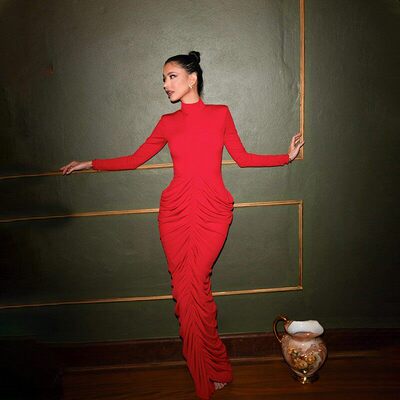 修身露背缩褶包臀连衣裙女